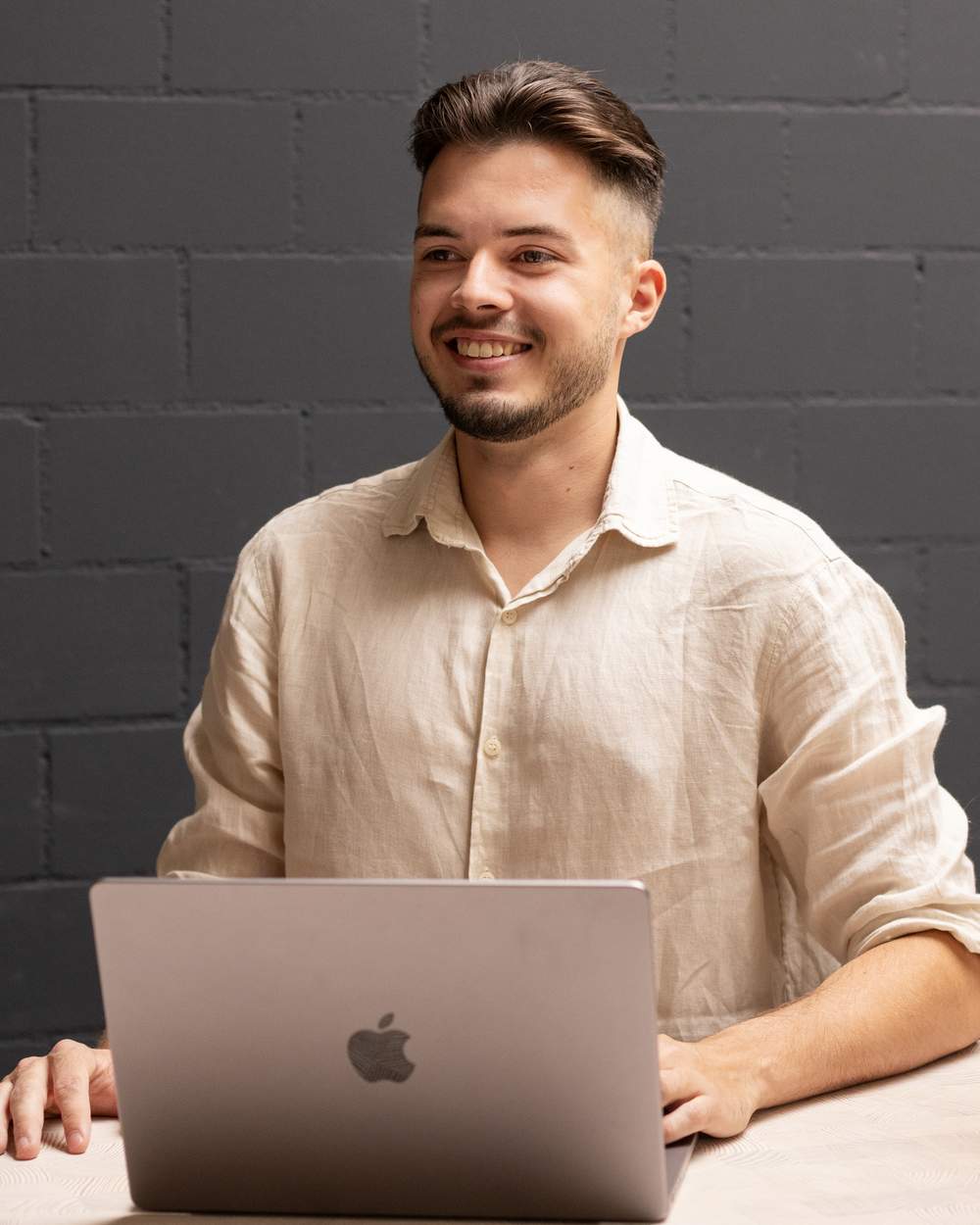 Team: Alle Porträts unserer Mitarbeitenden | allink